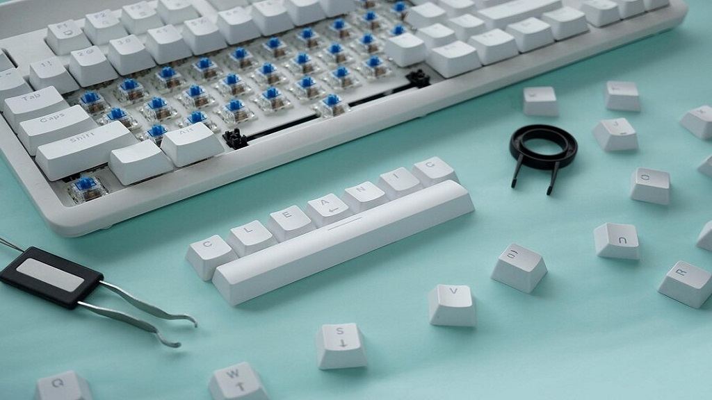 A Detailed Comparison between Tactile vs. Linear vs. Clicky Switches